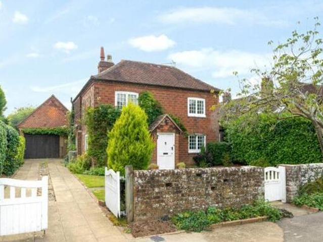 The Common, Dunsfold, 3 Bedroom Detached