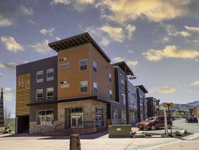 The Commons at Newpark 3 BEDROOM 2 BATH