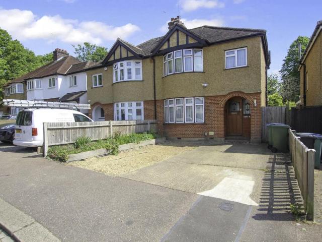 The Coppice, Watford 3 bed house to rent £2,400 pcm £554 pw