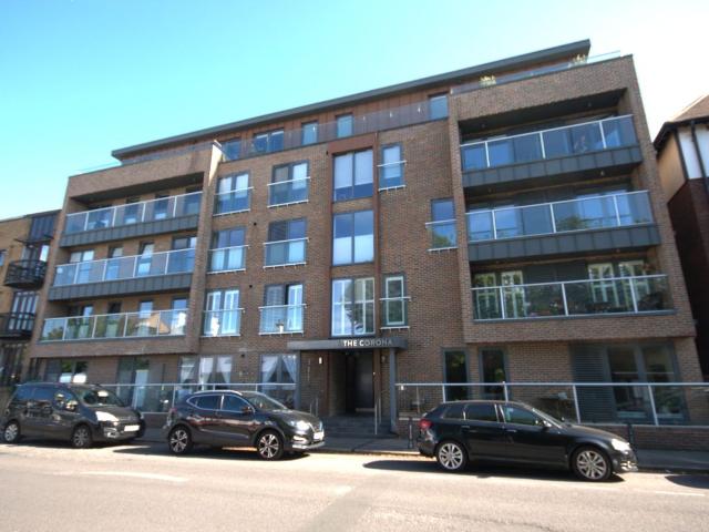 The Corona, Leigh Road, Leigh On Sea SS9, 3 bed flat to rent, £1,700 pcm | PrimeLocation
