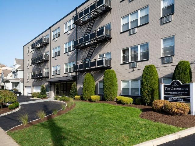 The Cornerstone: Heat, Gas, Hot & Cold Water Included, Elevator, Cat & Dog Friendly 1 Bedroom Apartment for Rent at 30 Euclid Ave, Hackensack, NJ 07601