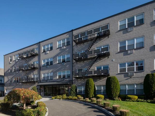 The Cornerstone: Heat, Gas, Hot & Cold Water Included, Elevator, Cat & Dog Friendly 2 Bedroom Apartment for Rent at 30 Euclid Ave, Hackensack, NJ 07601