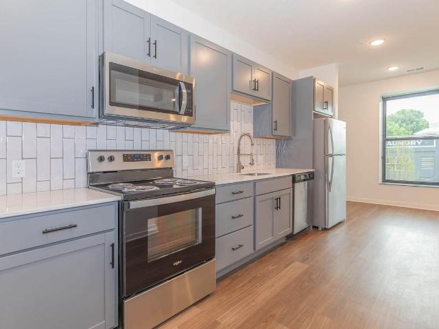The Cosgrove 1 Bedroom Apartment for Rent at 3814 Leavenworth St, Omaha, NE 68105 Blackstone