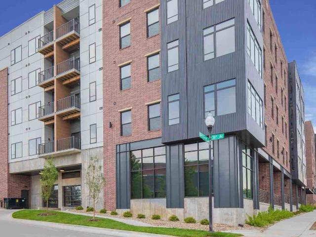 The Cosgrove Studio Apartment for Rent at 3814 Leavenworth St, Omaha, NE 68105 Blackstone