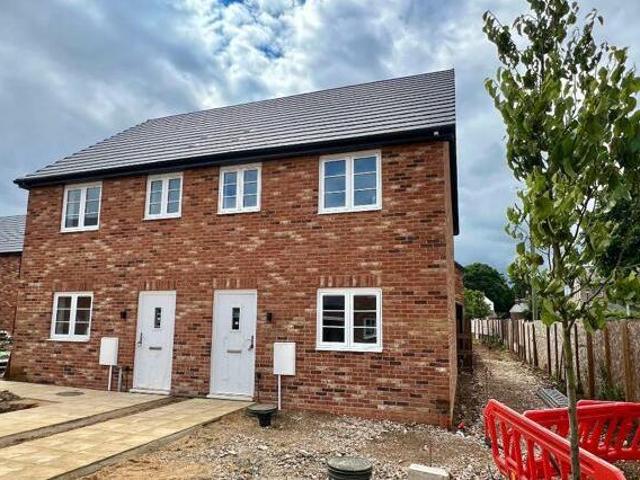 The Causeway, Carlton, 2 Bedroom Semi detached