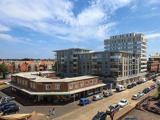 The Causeway, Goring By Sea, Worthing, West Sussex BN12, 2 bed flat to rent, £1,350 pcm | PrimeLocation
