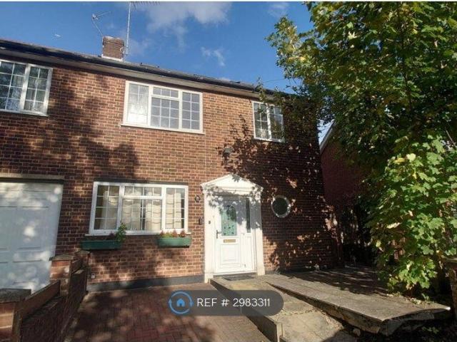 The Causeway, London N2, 4 bed semi detached house to rent, £3,800 pcm | PrimeLocation