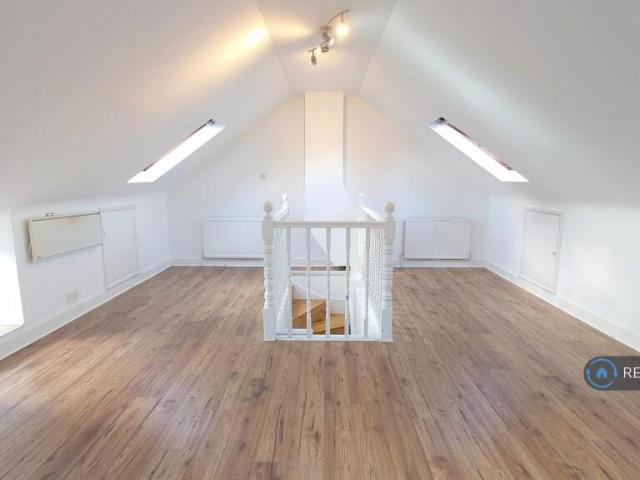 The Causeway, London, N2 4 bed semi detached house to rent £3,800 pcm £877 pw