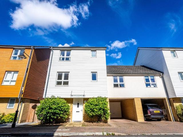 The Causeway, St. Marys Island ME4, 5 bed property to rent, £2,950 pcm | PrimeLocation