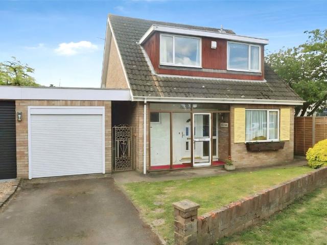 The Causeway, Staines Upon Thames, Surrey TW18, 4 bed detached house to rent, £2,500 pcm | PrimeLocation