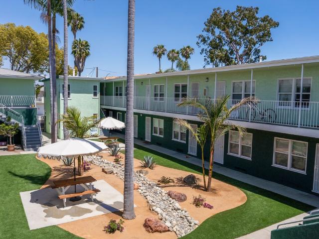 The Cadillac Studio Apartment for Rent at 1216 E 3rd St, Long Beach, CA 90802 Bixby Park