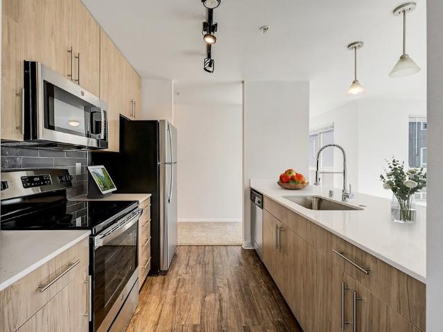 The Cairns 2 Bedroom Apartment for Rent at 422 Yale Ave N, Seattle, WA 98109 South Lake Union
