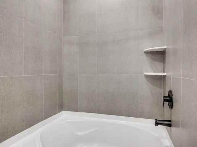 The Cambridge 1 Bedroom Apartment for Rent at 627 N Lancaster Ave, Dallas, TX 75203 Lake Cliff