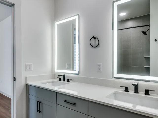 The Cambridge 2 Bedroom Apartment for Rent at 627 N Lancaster Ave, Dallas, TX 75203 Lake Cliff
