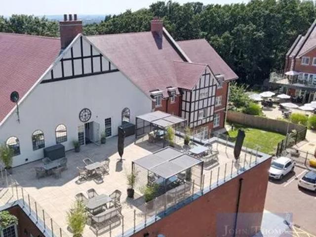 The Canopy, Chigwell, Essex, Ig7 | Room for rent #166272871 | Rentberry