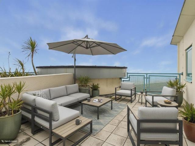 The Cape, Marine Drive, Rottingdean 3 bed flat to rent £2,450 pcm £565 pw
