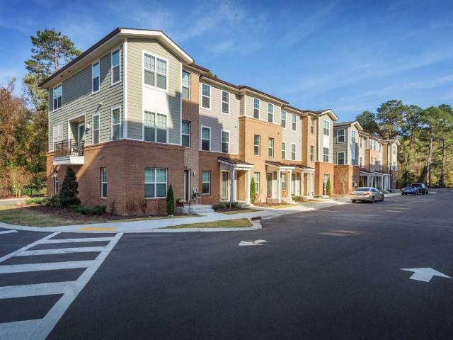 The Cardinal Apartments 2 Bedroom Apartment for Rent at 4615 Forest Dr, Columbia, SC 29206