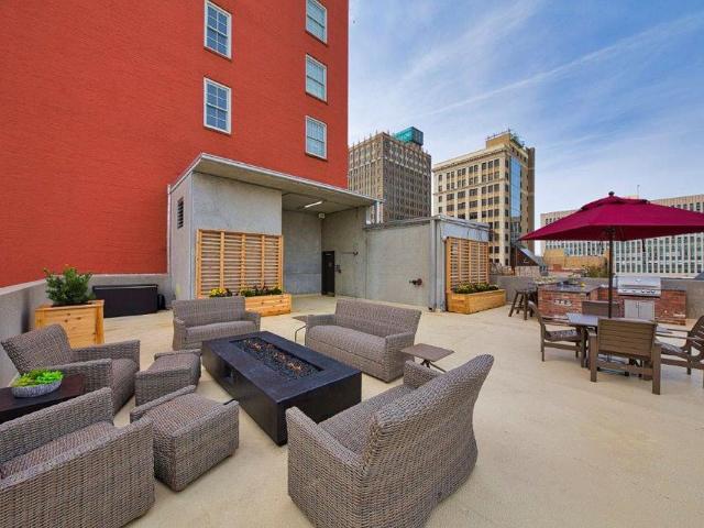 The Carling Apartments 1 Bedroom Apartment for Rent at 31 W Adams St, Jacksonville, FL 32202 Downtown Jacksonville