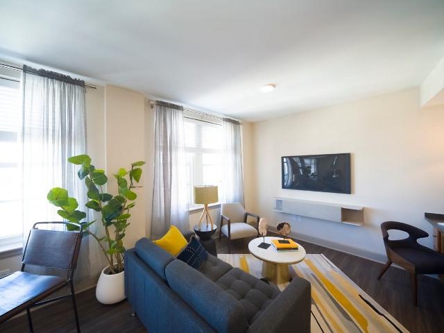 The Carling Apartments 2 Bedroom Apartment for Rent at 31 W Adams St, Jacksonville, FL 32202 Downtown Jacksonville
