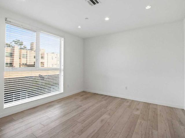 The Carlton At Hollywood 2 Bedroom Apartment for Rent at 5845 Carlton Way, Los Angeles, CA 90028 Hollywood Studio District