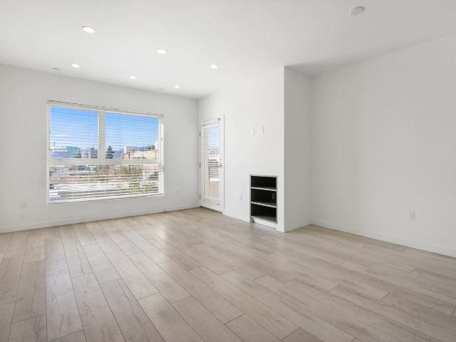 The Carlton At Hollywood 2 Bedroom Apartment for Rent at 5845 Carlton Way, Los Angeles, CA 90028 Hollywood Studio District