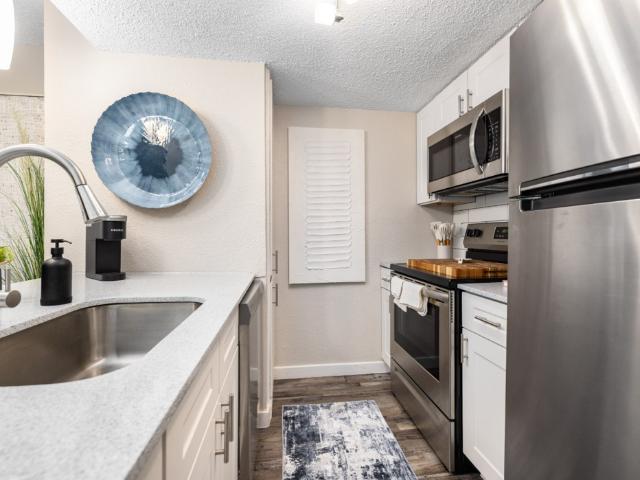 The Carmin 1 Bedroom Apartment for Rent at 711 Brentford Pl, Arlington, TX 76006 Parkway North
