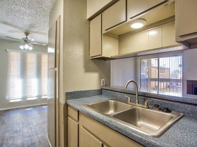 The Carriages 2 Bedroom Apartment for Rent at 1600 Jones Dr, Arlington, TX 76013
