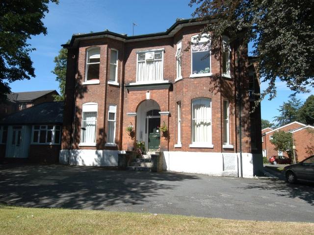 The Cedars, Mauldeth Road, Heaton Mersey SK4, 2 bed flat to rent, £1,300 pcm | PrimeLocation