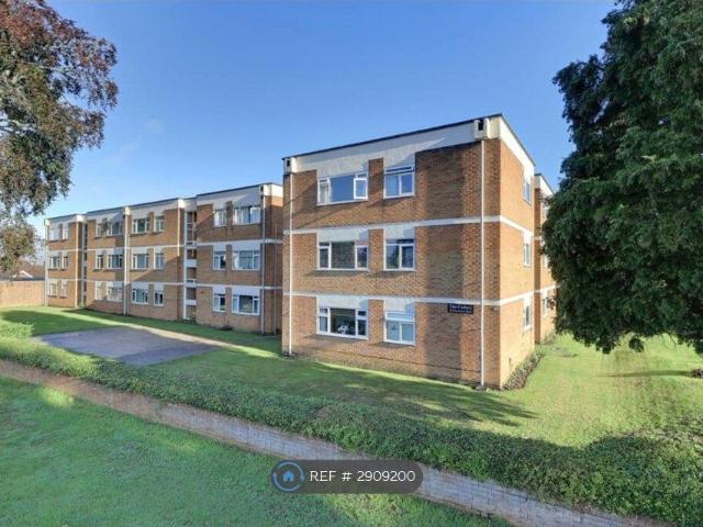 The Cedars, Gloucester GL3, 2 bed flat to rent, £1,150 pcm | PrimeLocation