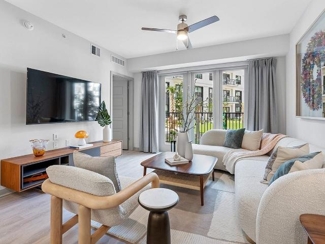 The CenterPointe 1 Bedroom Apartment for Rent at 425 Centerpointe Cir, Altamonte Springs, FL 32701