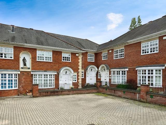 The Chyne, Gerrards Cross SL9, 3 bed terraced house to rent, £3,000 pcm | PrimeLocation
