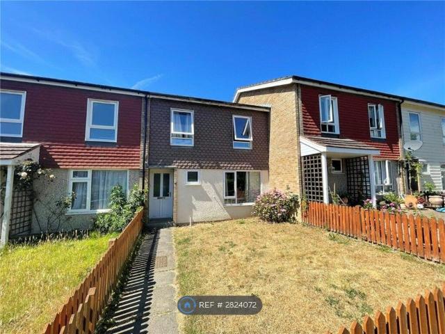 The Chantrys, Farnham GU9, 4 bed terraced house to rent, £2,700 pcm | PrimeLocation