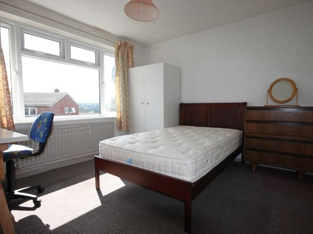 The Chantrys, Farnham GU9, Room to rent, £670 pcm | PrimeLocation
