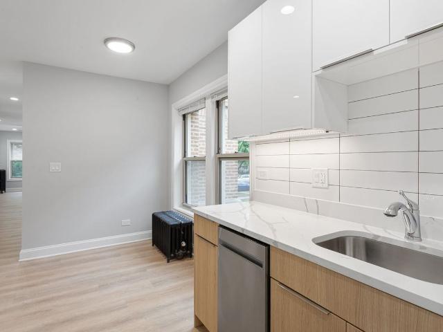 The Chase Court 2 Bedroom Apartment for Rent at 1627 W Chase Ave, Chicago, IL 60626 Rogers Park