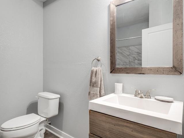 The Chase Apartments 2 Bedroom Apartment for Rent at 4343 Rosemeade Pkwy, Dallas, TX 75287
