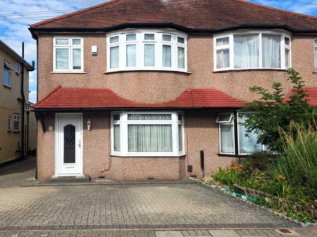 The Chase, Burnt Oak 3 bed semi detached house to rent £2,650 pcm £612 pw