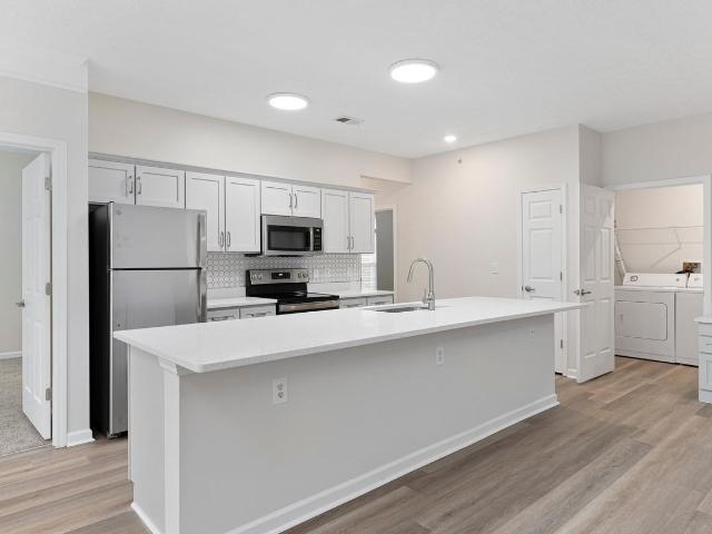 The Charleston 3 Bedroom Apartment for Rent at 5407 Edwards Plantation Dr, Columbus, OH 43221 Dexter Falls