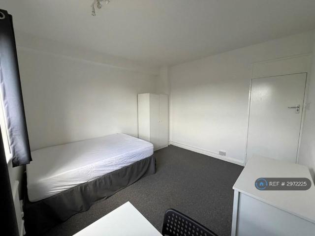 The Chenies, London, NW1 4 bed flat to rent £4,500 pcm £1,038 pw