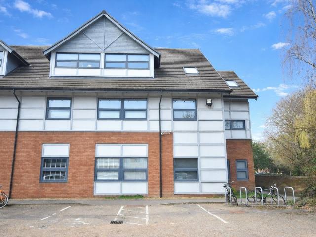 The Chestnuts, Meadow Lane PE27, 1 bed flat to rent, £925 pcm | PrimeLocation