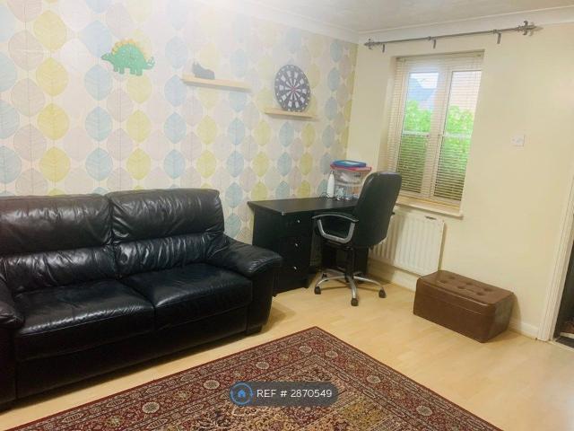 The Chilterns, Stevenage SG1, 2 bed terraced house to rent, £1,545 pcm | PrimeLocation