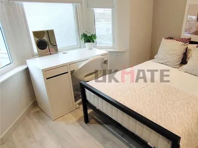 The Chip Club, 58 Villiers Road, Kingston upon Thames, KT1 3BB, United Kingdom | 1 bed apartment for rent #168098507 | Rentberry