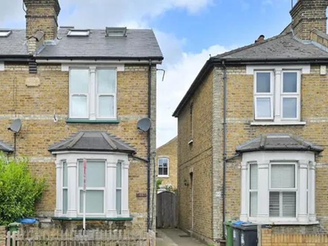 The Chip Club, 58 Villiers Road, Kingston upon Thames, KT1 3BB, United Kingdom | 1 bed house for rent #167676425 | Rentberry