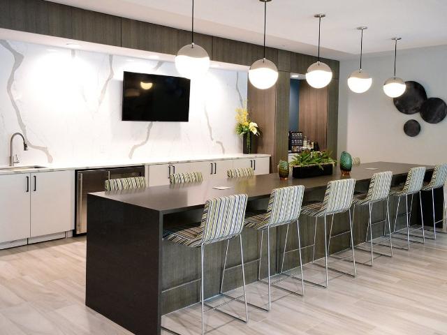 The Citizen Apartments 2 Bedroom Apartment for Rent at 1835 Union Ave, Memphis, TN 38104 Central Gardens