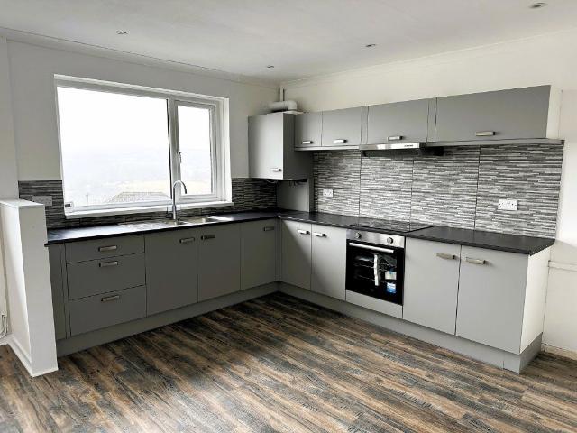 The Circle, Manor Rd, Blackwood NP12, 2 bed flat to rent, £850 pcm | PrimeLocation