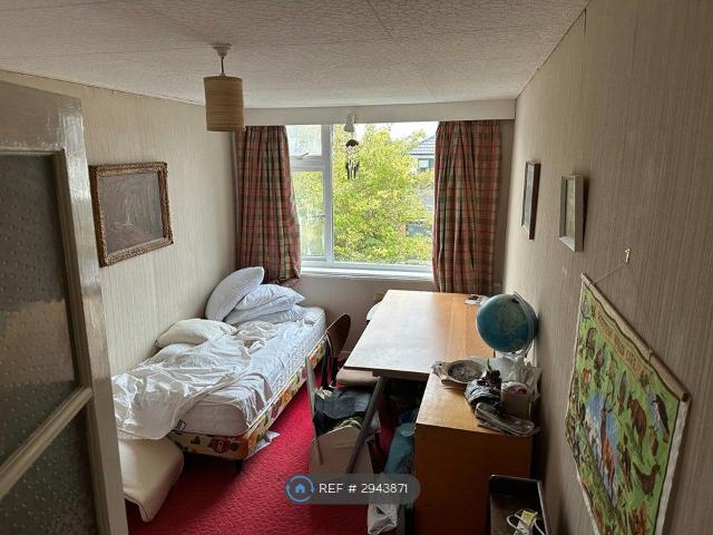 The Circuit, Cheadle Hulme SK8, Room to rent, £600 pcm | PrimeLocation