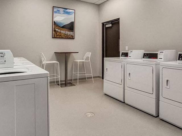 The Club at Indian Creek 1 Bedroom Apartment for Rent at 10380 Conser St, Overland Park, KS 66212