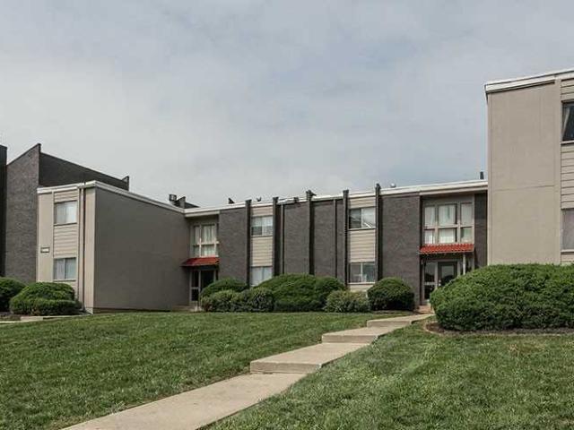 The Club at Indian Creek 1 Bedroom Apartment for Rent at 10380 Conser St, Overland Park, KS 66212