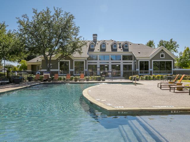 The Club at Stonegate 3 Bedroom Apartment for Rent at 2450 Oak Hill Cir, Fort Worth, TX 76109