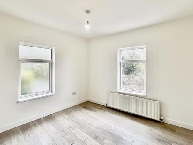 The Clumps, Ashford TW15, 2 bedroom flat to rent 69906478 | PrimeLocation