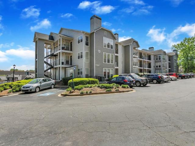 The Clarion Apartments 3 Bedroom Apartment for Rent at 10 Rimington Ln, Decatur, GA 30030